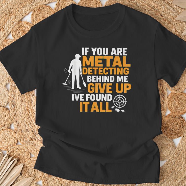 Metal Detector Detecting Present T-Shirt | Mazezy